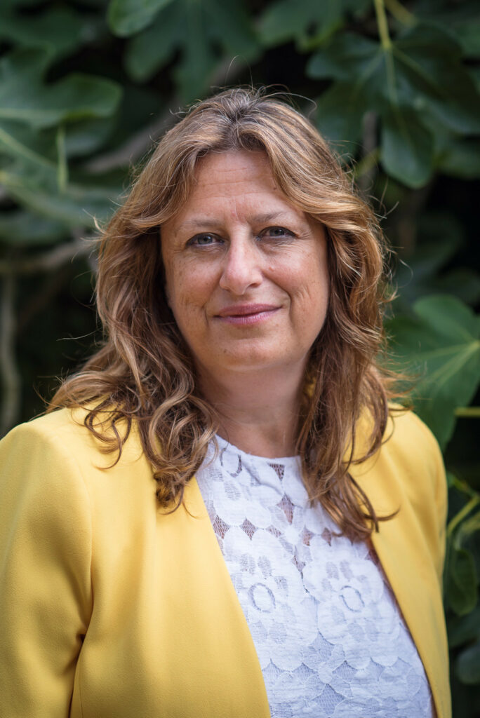 The Isle Of Wight Literary Festival 2023 Wendy Joseph Kc Elly Griffiths And Jackie Malton